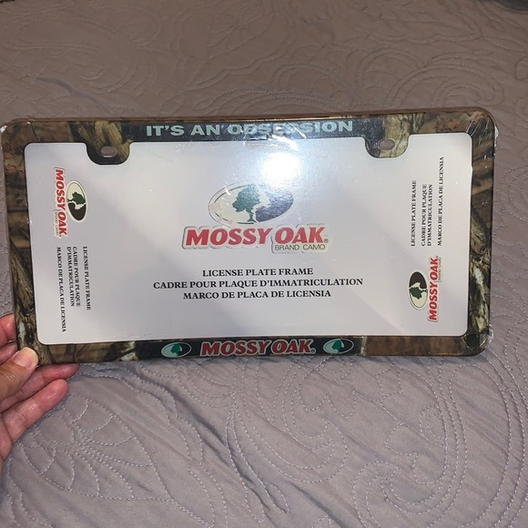 Mossy Oak | Other | Mossy Oak Camo License Plate Frame Holder Its An ...